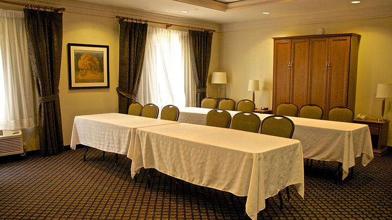 The Hotel | Days Inn & Suites - Collingwood