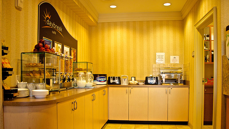 The Hotel | Days Inn & Suites - Collingwood